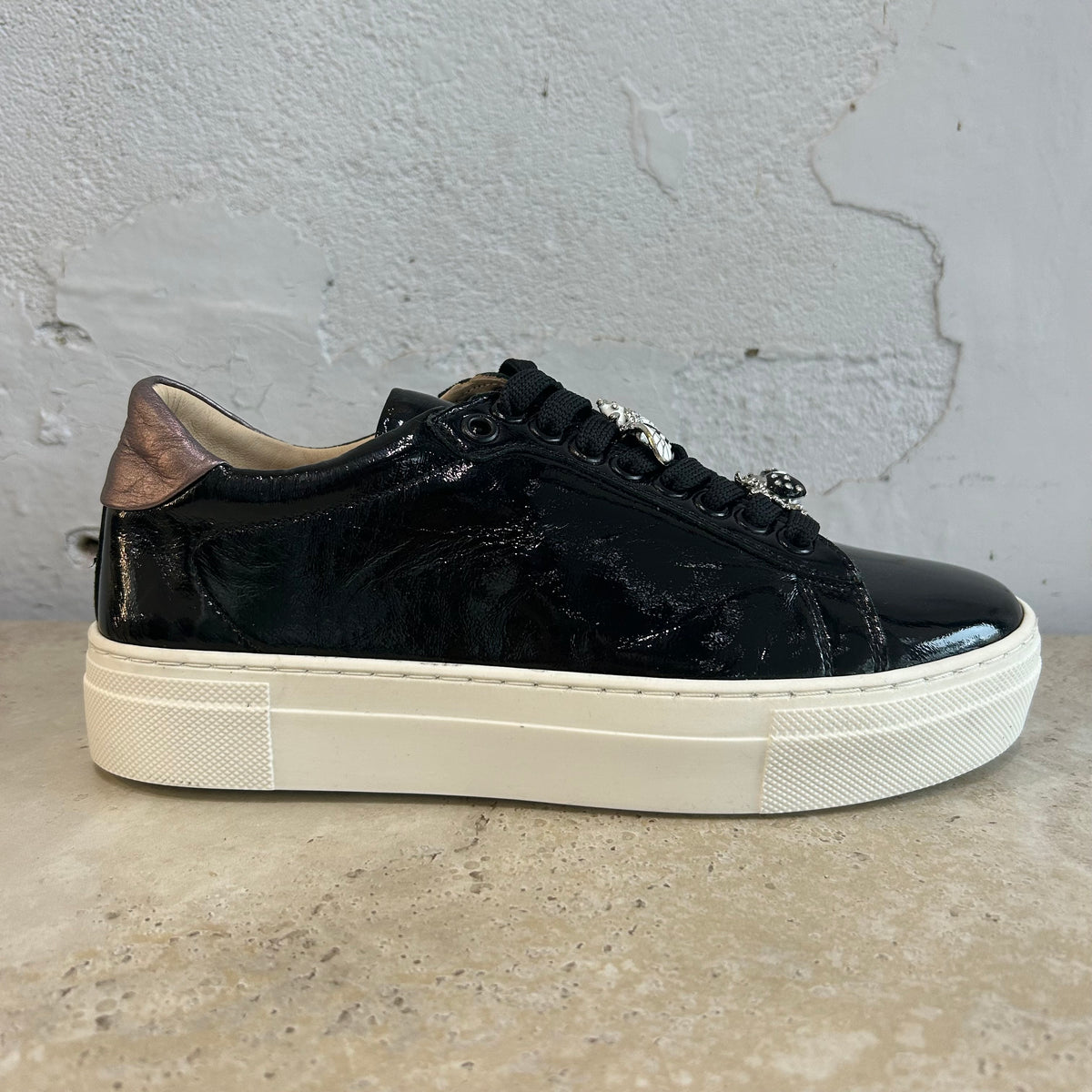 Wave 45472 Black Patent – Hunter Store