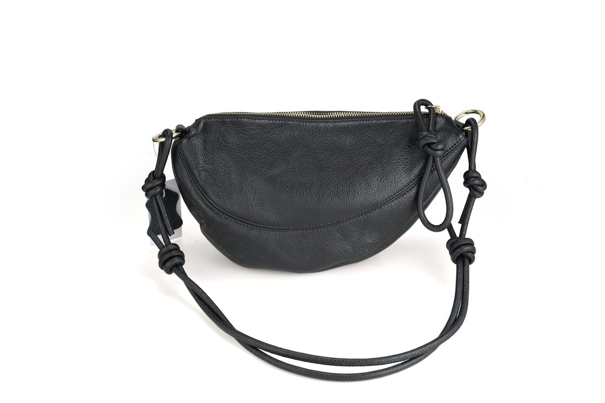 Hi Ho + Co Crescent Bag Black – Hunter Store